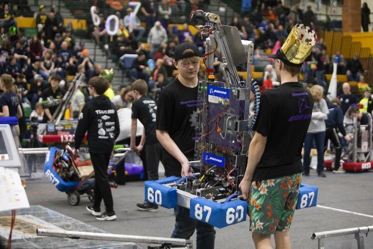 High school robotics celebrates science – Confluence Great Lakes Bay